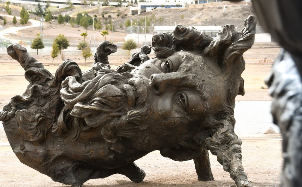 Javier Marín, Tres Cabezas. Exposición al aire libre. – javiermarin.com.mx